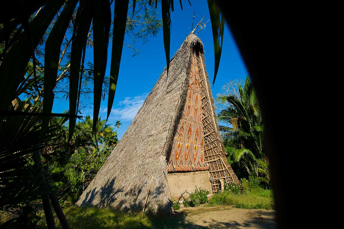 Circuit Dans l'intimite des parures Papoues, Papouasie-Nouvelle Guinee ...